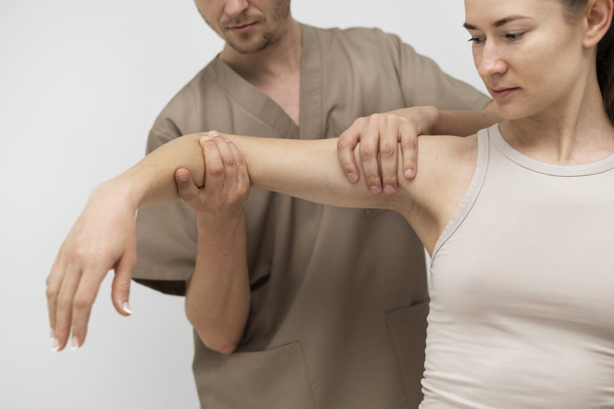 Can’t Shake That Arm Pain? A Chiropractor Might Be the Answer - Alter ...